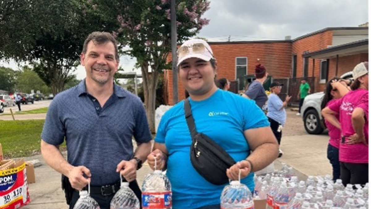 Disaster Relief Food/Supply Distribution at Cimarron Elementary School ...
